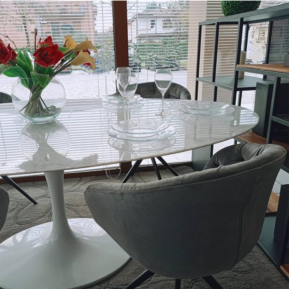 Tavolo Tulip Ovale in marmo o laminato liquido - StoreDesign tavolo ...